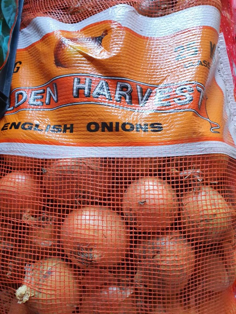 Cooking onions - per kg - The Northampton Grocer